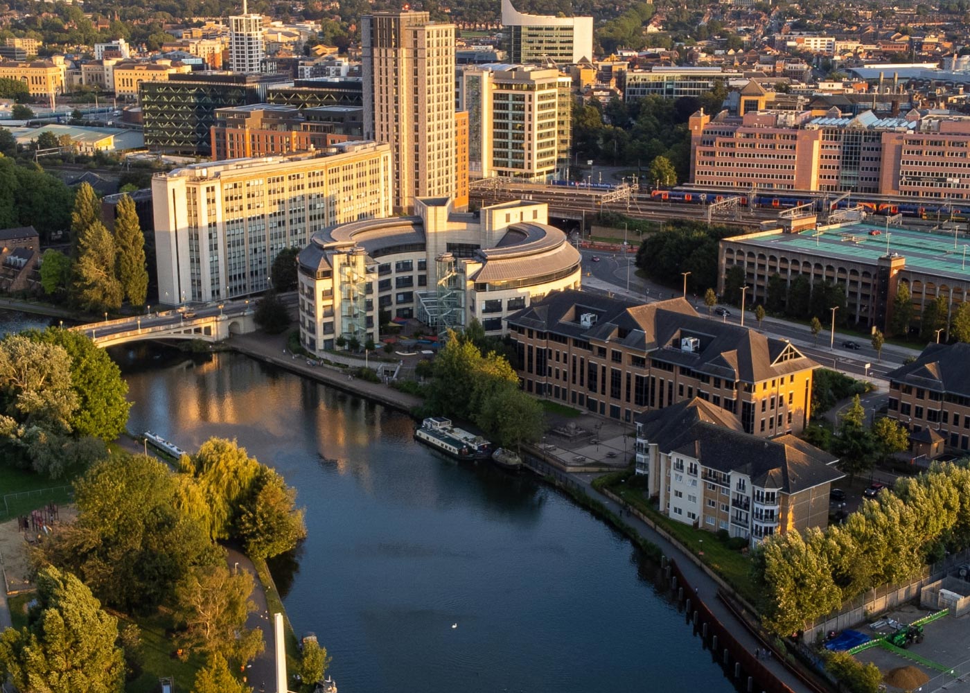 Artemis Clarke - Financial Recruitment - Head Hunter - Reading